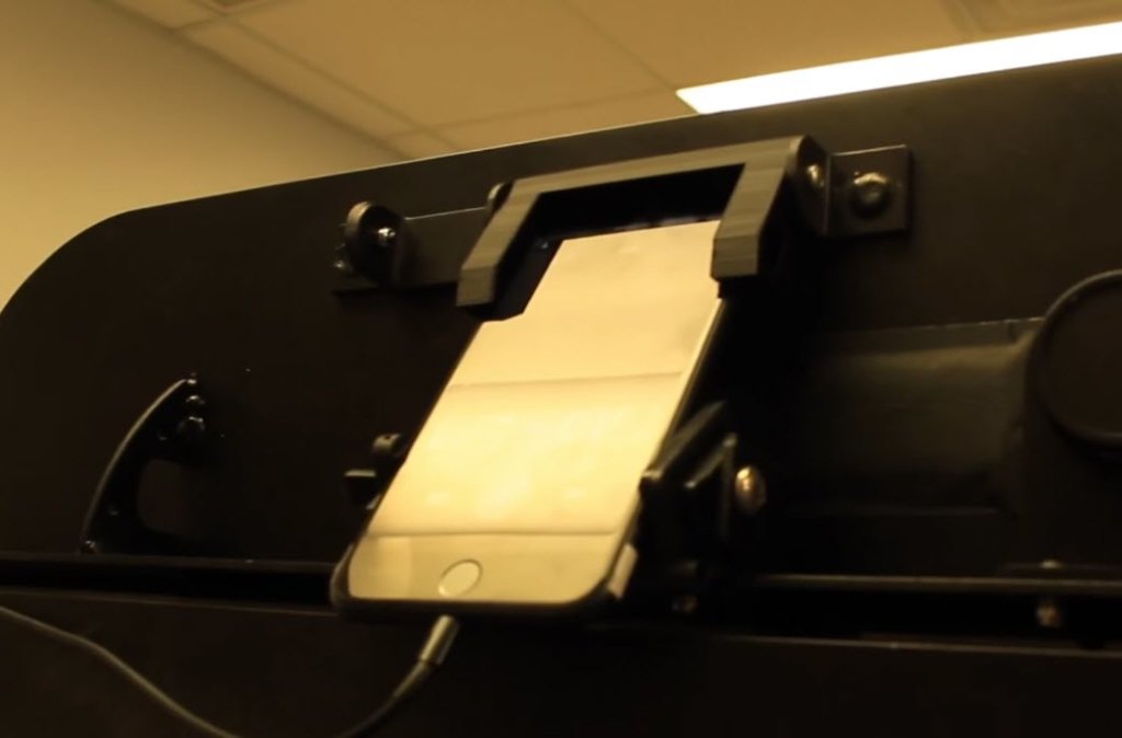 ชม PadZilla จอ iPhone, iPad ขนาดใหญ่ Touch Screen เล่นเกมได้