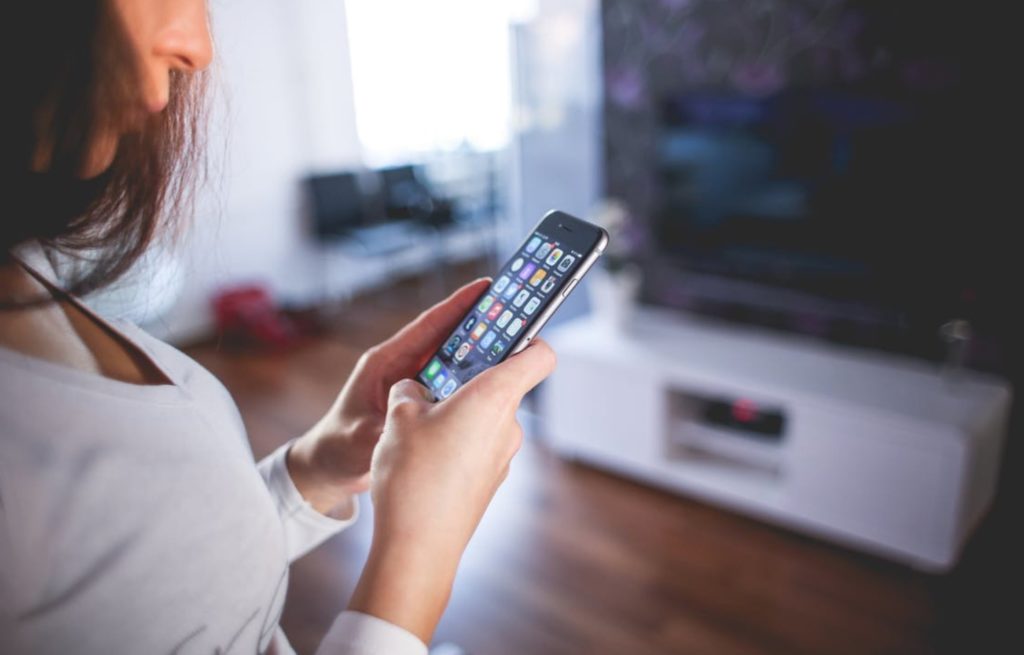 ปลดล็อคหน้าจอโดยใช้ใบหน้าด้วย Appellancy [Cydia Tweak]