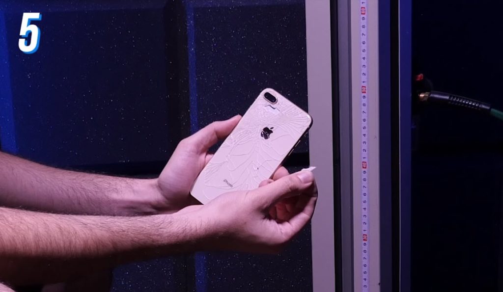 ชมรีวิว Drop Test ระหว่าง iPhone 8 Plus กับ Galaxy Note 8