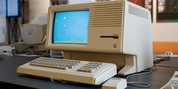 Apple กำลังจะปล่อยซอร์สโค้ดระบบปฏิบัติการ Lisa ให้ใช้ฟรีในปีหน้า Apple กำลังจะปล่อยซอร์สโค้ดระบบปฏิบัติการ Lisa ให้ใช้ฟรีในปีหน้า