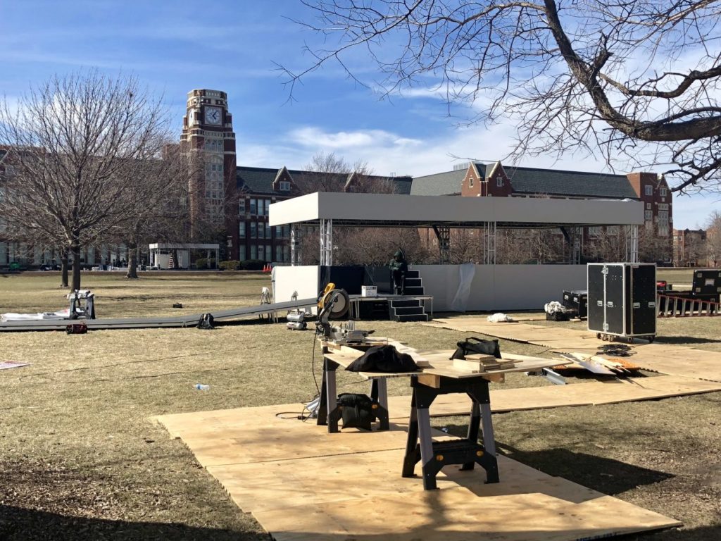 Apple เตรียมสถานที่จัดงาน Creative Education วันที่ 27 มี.ค. 2018 แล้ว