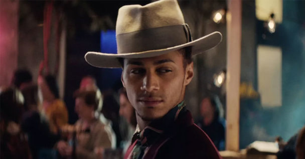 Tim Cook เยี่ยมชมบริษัท Eldim ที่ฝรั่งเศส ผู้ผลิตชิ้นส่วนสำคัญของ Face ...