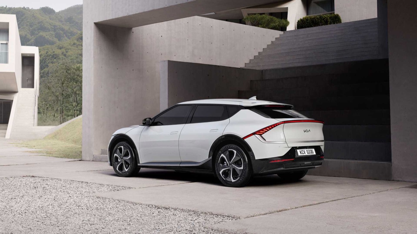 Kia เผยภาพแรกของ Kia EV6 รถยนต์ไฟฟ้ารุ่นแรก วิ่งได้ไกล 500 กม. มาพร้อม ...