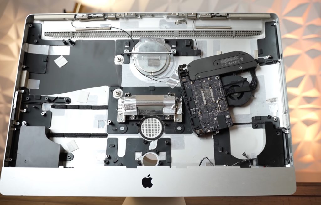 YouTuber ประกอบ iMac รุ่น Apple Silicon จาก iMac เก่ากับ Mac mini ชิป M1